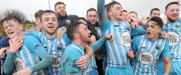 Warrenpoint Town clinch promotion to Irish Premiership - BBC Sport