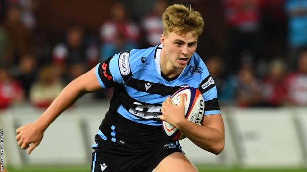 Jacob Beetham: Full-back signs new contract with Cardiff - BBC Sport