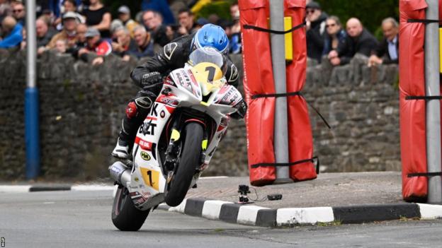 Manx Grand Prix: Newcomer Joe Yeardsley charges to record-breaking ...