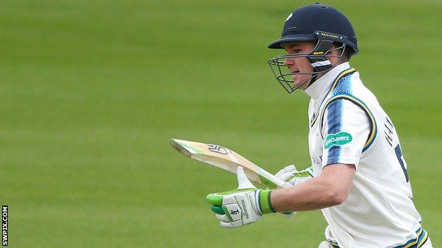 Lancashire v Yorkshire: Peter Handscomb hits 76-ball century as Roses ...