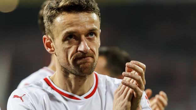 Stuttgart: Christian Gentner's father dies in stadium after Bundesliga ...