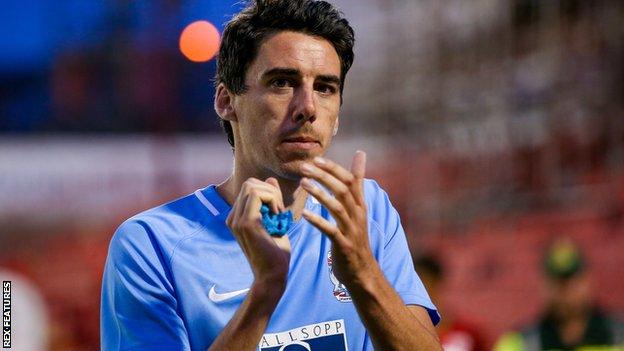 Peter Vincenti: Macclesfield Town sign midfielder from Coventry - BBC Sport