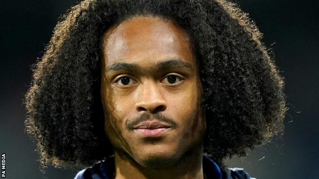 Tahith Chong: Birmingham hit by Man Utd winger's injury & early return ...