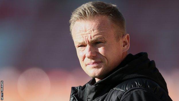 Dean Keates: Wrexham manager hopeful on 'one or two' signings - BBC Sport