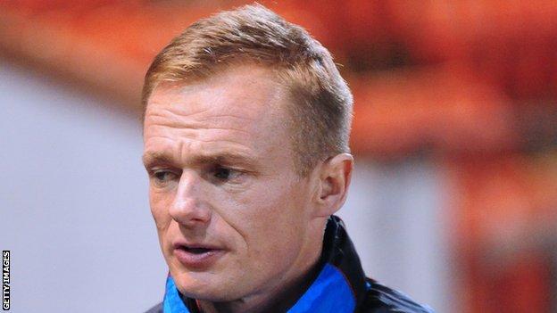 Dean Keates: Wrexham manager targets up to 14 new signings - BBC Sport