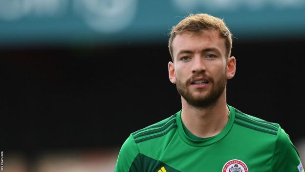 Toby Savin: Stevenage sign goalkeeper on emergency loan deal from ...