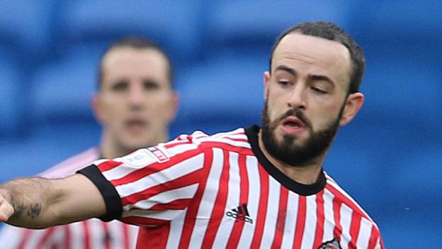 Marc Wilson: Bolton Wanderers sign former Sunderland midfielder - BBC Sport