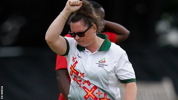 Commonwealth Games: Guernsey's Lucy Beere makes bowls semi-finals - BBC ...