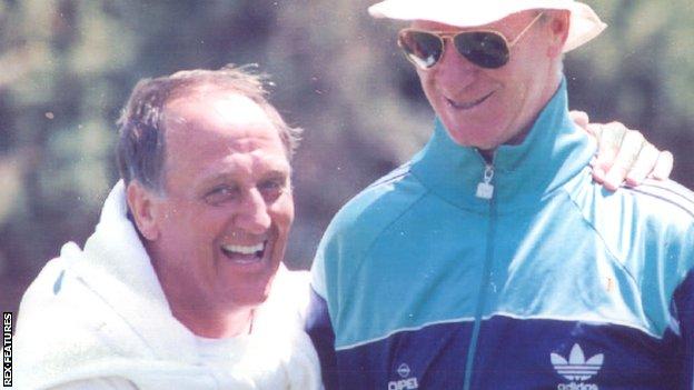 Maurice Setters: Former Republic of Ireland assistant manager dies aged ...