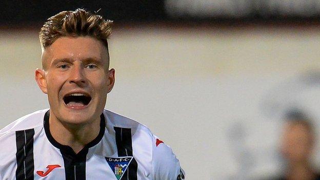Hartlepool United sign defenders Euan Murray and Alex Lacey and winger ...