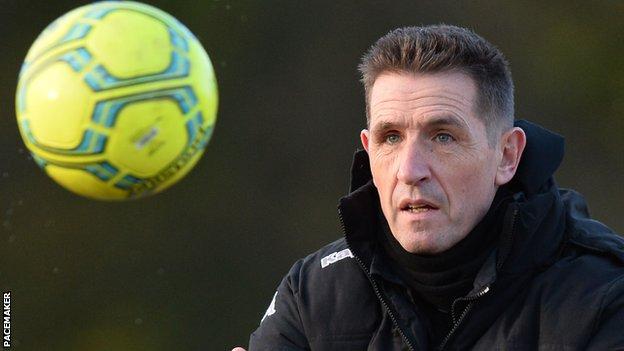 Crusaders manager Stephen Baxter completes awards hat-trick - BBC Sport
