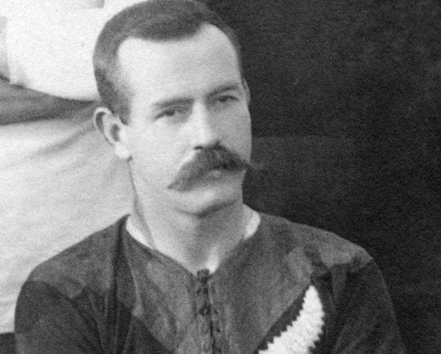 Bringing the history of rugby clubs back to life - BBC Sport