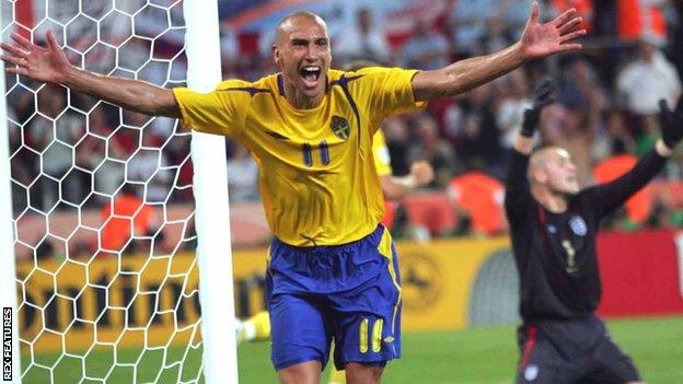 Henrik Larsson: Southend United in talks with ex-Celtic star over ...