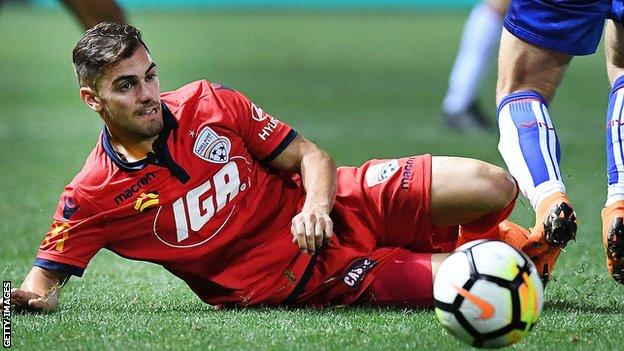 Hearts sign Australian full-back Ben Garuccio - BBC Sport