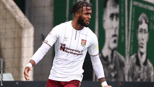 Ricky Korboa, Joe Kizzi and Alistair Smith join Sutton United - BBC Sport