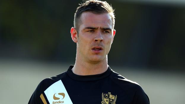 Tom Pope: Port Vale striker setting the right example for manager Neil ...