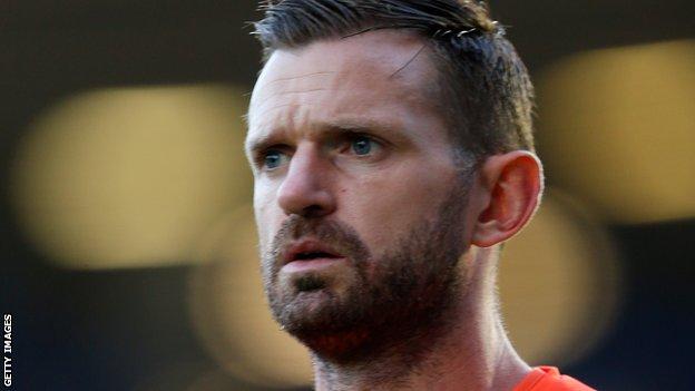 Mark Howard: Blackpool re-sign goalkeeper from Bolton Wanderers - BBC Sport