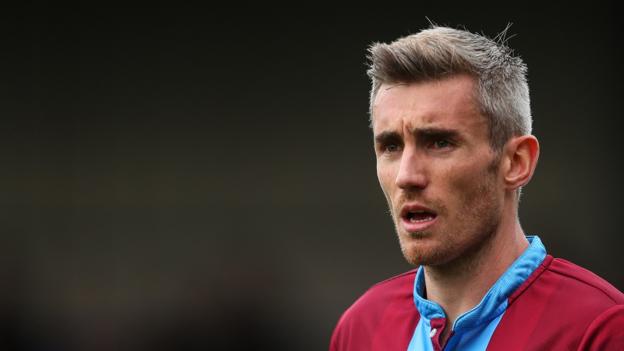 Matty Lund: Rochdale re-sign midfielder from Scunthorpe United - BBC Sport