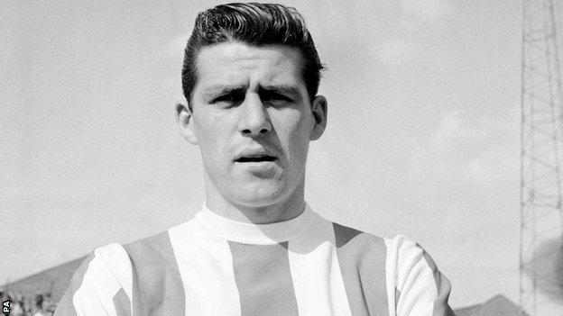 Garth Crooks' team of the week: Lukaku, Payet, Ake, Kane, Deeney - BBC ...