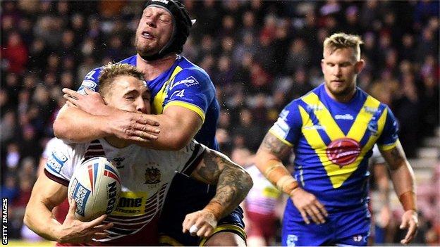 Super League: Wigan Warriors 16-10 Warrington Wolves - Wire have Hill ...