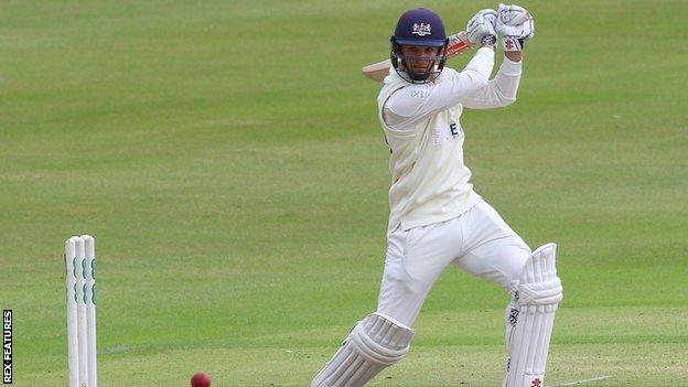 Gareth Roderick: Worcestershire sign Gloucestershire batsman on three ...