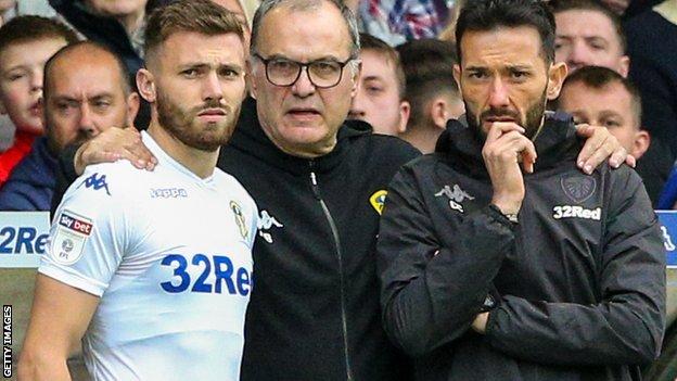 Stuart Dallas: Leeds United winger sidelined with ankle injury - BBC Sport