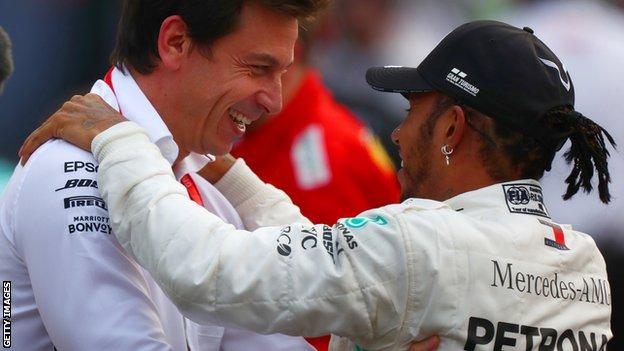 Lewis Hamilton's boss Toto Wolff backs him over Floyd views - BBC Sport