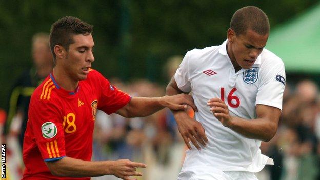 Josh Thompson: Macclesfield Town sign ex-Celtic defender - BBC Sport