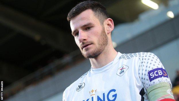 Elliott Moore: Defender joins Oxford United from Leicester City - BBC Sport