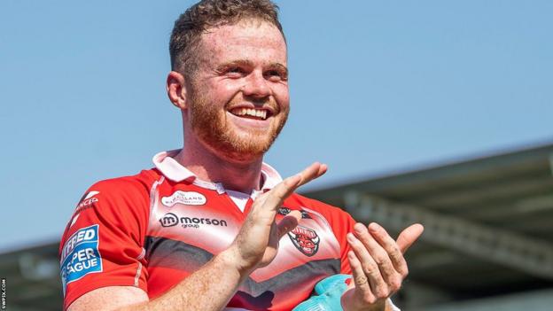 Joe Burgess: Salford Red Devils winger signs new three-year deal - BBC ...