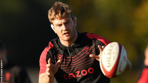 Rhodri Jones: Wales prop to leave Ospreys for Dragons - BBC Sport