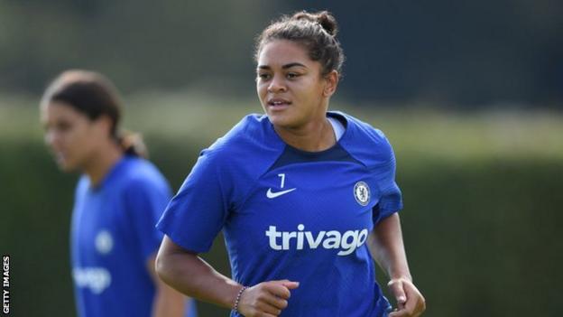 Jess Carter: Chelsea defender to stay at club until 2025 - BBC Sport