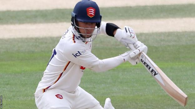 Robin Das: Essex batter agrees two-year contract extension - BBC Sport