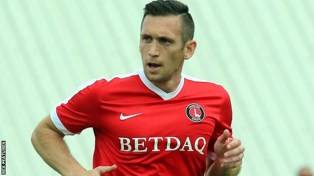 Andrew Crofts: Charlton Athletic sign ex-Brighton midfielder - BBC Sport