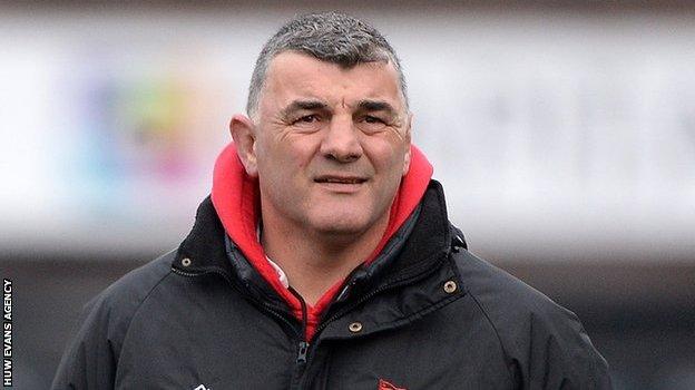 Rowland Phillips: Dual code international becomes Wales Women coach ...