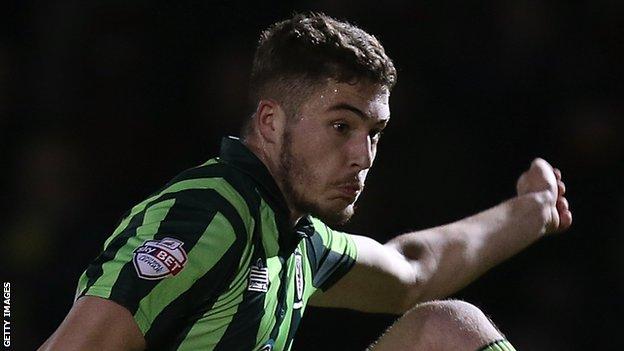 Ryan Sweeney: Mansfield Town sign Stoke City defender on loan - BBC Sport
