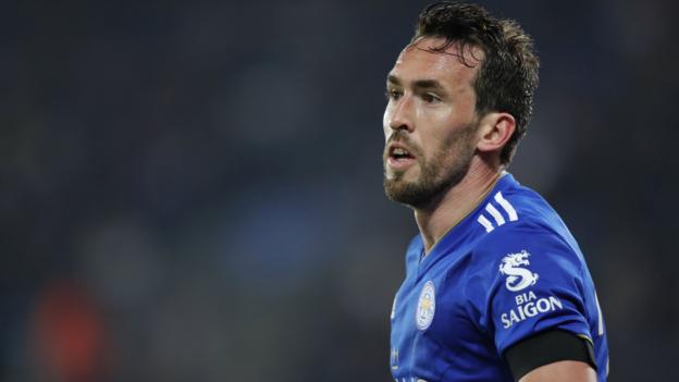 Christian Fuchs: Leicester City defender signs new contract - BBC Sport