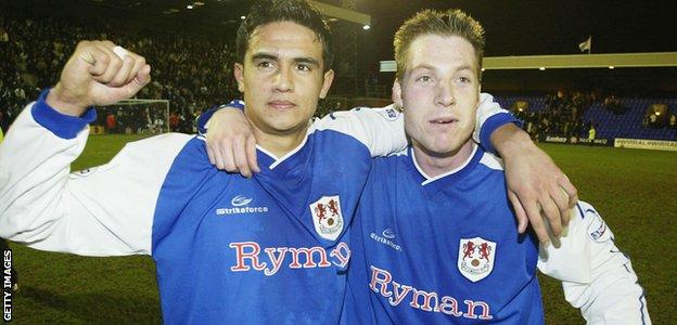 Tim Cahill: Millwall will bed veteran Australia forward in slowly - BBC ...