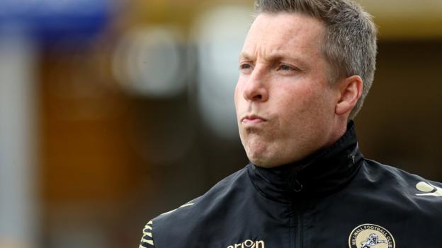 Neil Harris says Millwall team spirit is key to their promotion ...