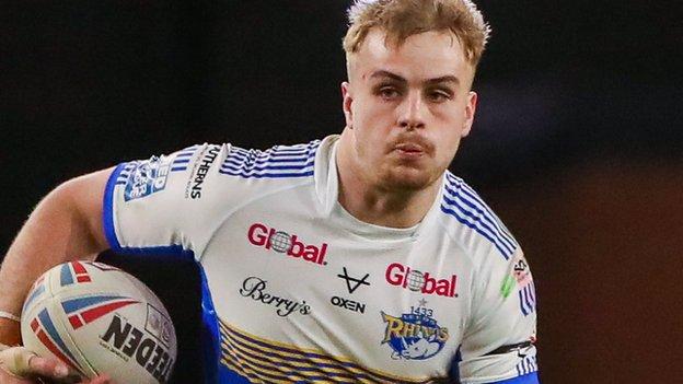 Alex Sutcliffe: Castleford Tigers sign Leeds Rhinos second row on two ...