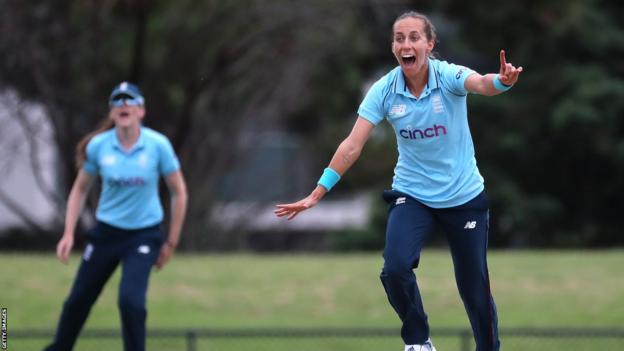 Tash Farrant: England bowler to have back surgery and will miss rest of ...