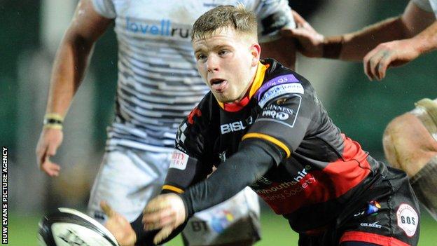 Dan Babos: Dragons scrum-half earns Wales U20 selection - BBC Sport