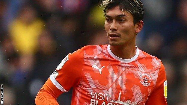 Kenny Dougall: Blackpool midfielder extends contract until end of 2022 ...