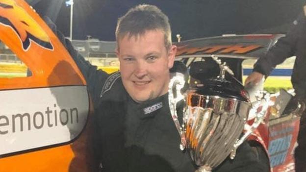 Derek McMillan: From beating cancer to becoming world champion - BBC Sport