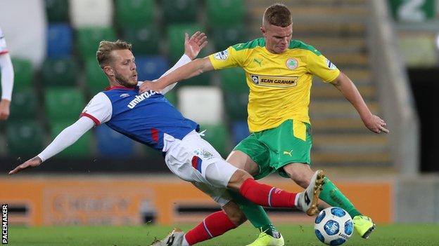 Irish Premiership: Reds draw with Blues to go four clear at top - BBC Sport