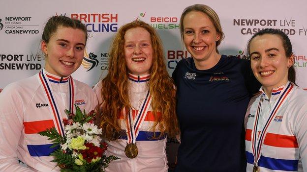 Welsh teenagers light up home cycling championships - BBC Sport