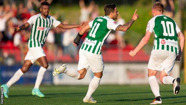 Champions League: Linfield defeated in first leg of qualifier - BBC Sport