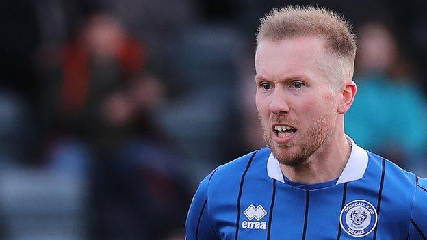 Stephen Dooley: Harrogate Town sign midfielder from Rochdale - BBC Sport