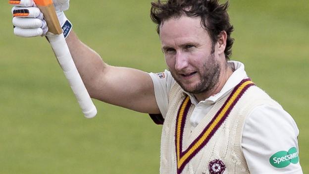 Alex Wakely: Northamptonshire batsman signs new deal until 2021 - BBC Sport