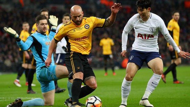 Newport County: Wales international David Pipe gets new deal - BBC Sport